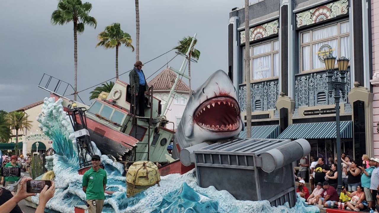 Universal Orlando debuts new Mega Movie Parade
